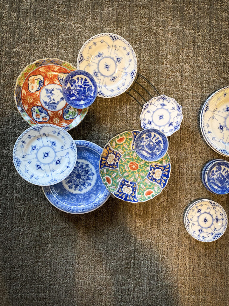 How to Make a Plate Wreath - the Damage Free Way! - Kelly Elko